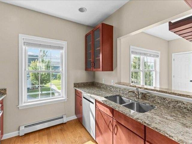 condo with 2 bedroom, Williston VT ES104329658