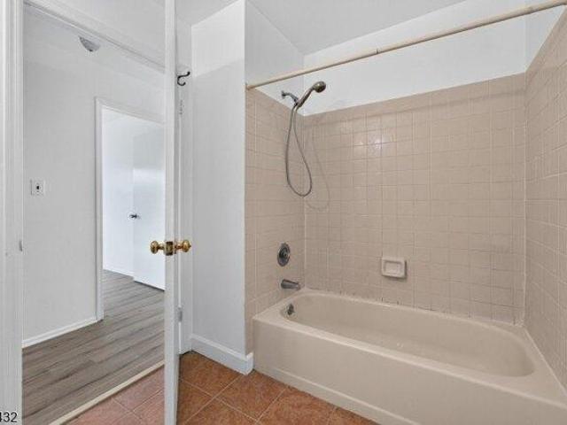condo with 2 bedroom, Woodbridge NJ ES105142615