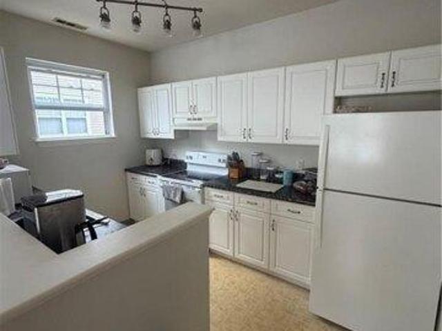 condo with 2 bedroom, Woonsocket RI ES105109543