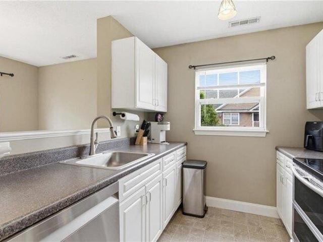 condo with 2 bedroom, Woonsocket RI ES103163158