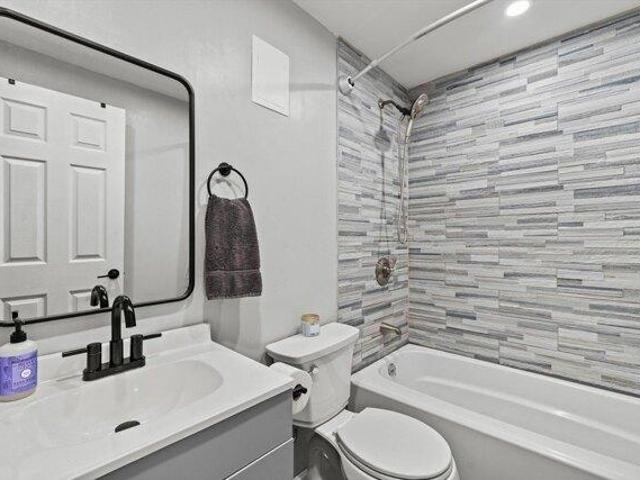 condo with 2 bedroom, Woburn MA DLS102634915