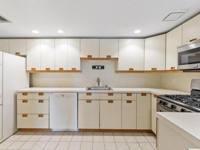 condo with 2 bedroom, Woburn MA DS102593758