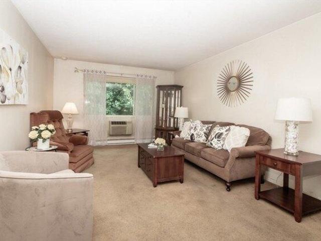 condo with 2 bedroom, Woburn MA ES103663509