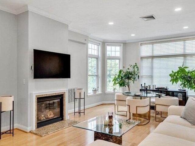condo with 2 bedroom, Woburn MA ES104111869