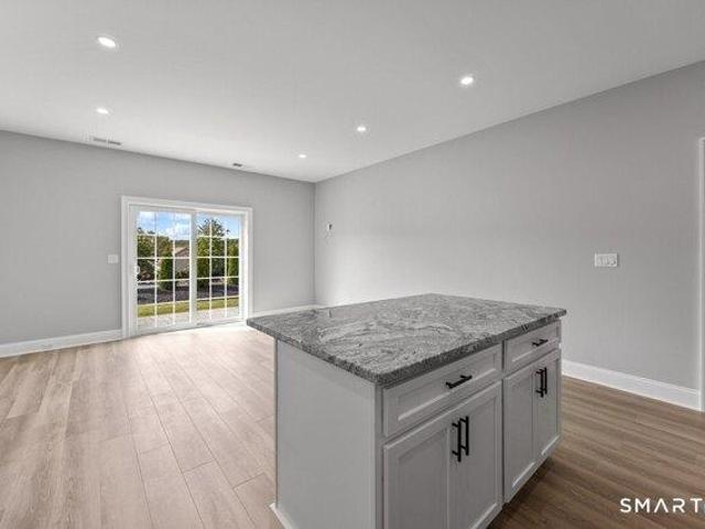 condo with 2 bedroom, Wolcott CT ES105127383