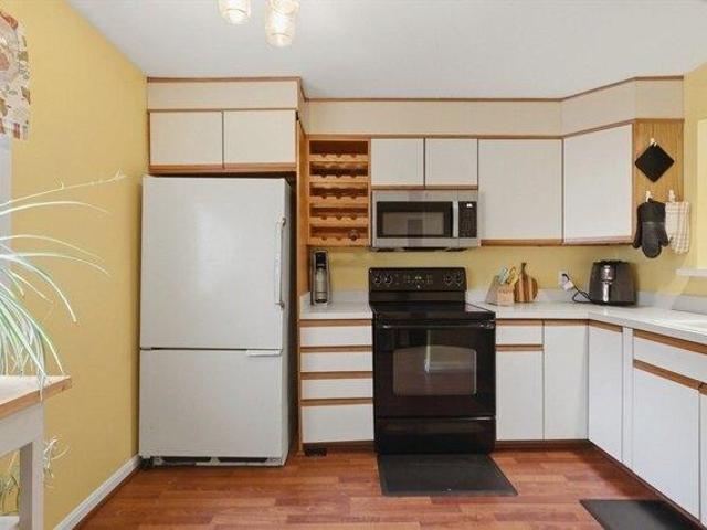 condo with 2 bedroom, Worcester MA ES104406134