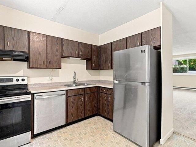 condo with 2 bedroom, Worcester MA ES105125845