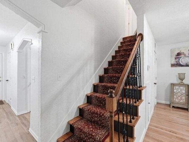 condo with 2 bedroom, Worcester MA ES105142104