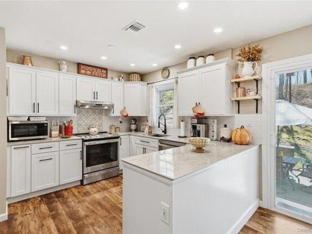 condo with 2 bedroom, Yaphank NY ES103602310