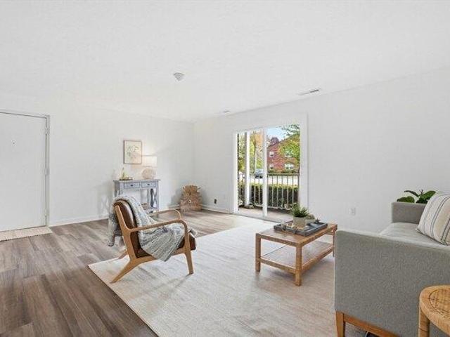 condo with 2 bedroom, Abington MA ES104568070