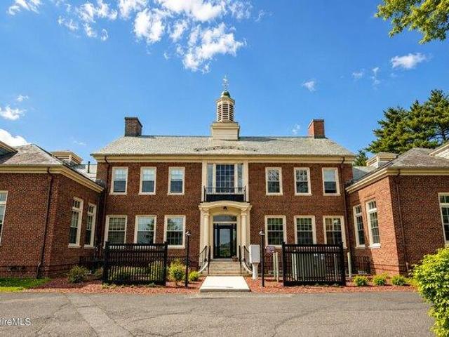 condo with 2 bedroom, Adams MA ES103885252