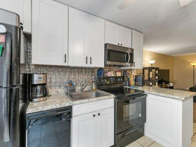 condo with 2 bedroom, Amesbury MA ES105113223