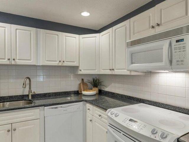condo with 2 bedroom, Amesbury MA ES105230827