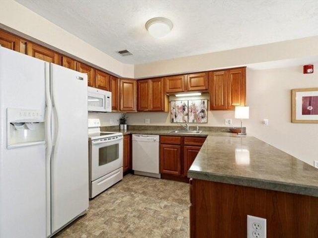 condo with 2 bedroom, Amherst MA DS103968489