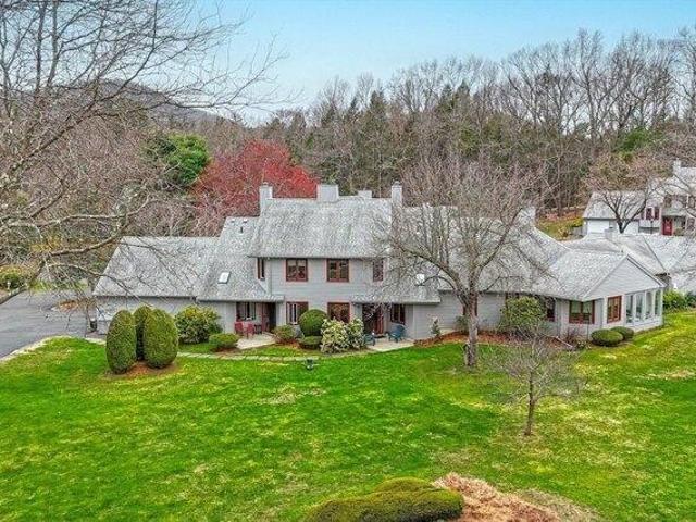 condo with 2 bedroom, Amherst MA ES104150875