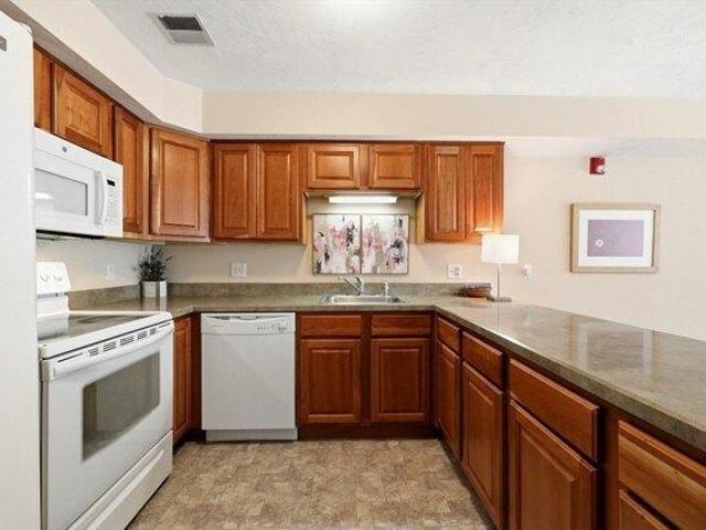 condo with 2 bedroom, Amherst MA ES104808756