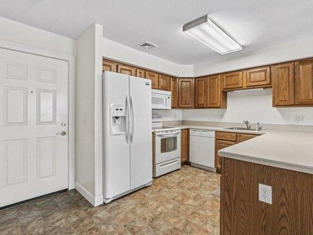condo with 2 bedroom, Amherst MA ES105059775