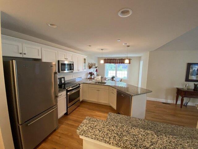 condo with 2 bedroom, Amherst NH ES105174904