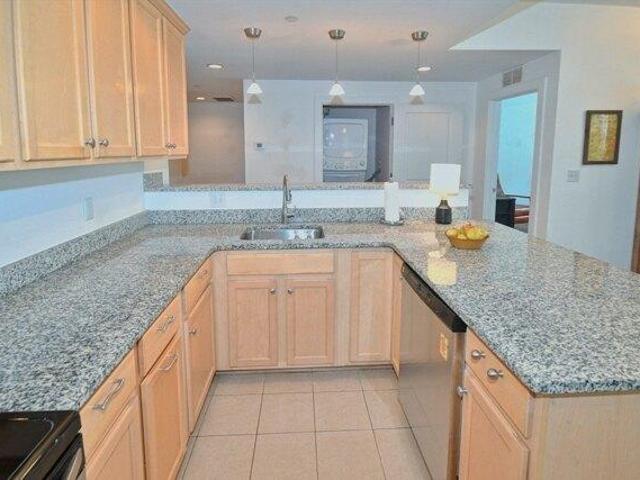 condo with 2 bedroom, Andover MA ES105116032