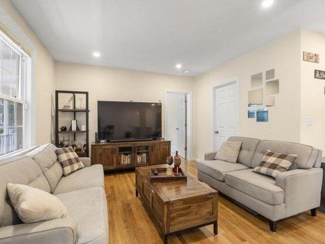 condo with 2 bedroom, Arlington MA ES103930539