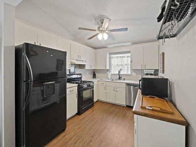 condo with 2 bedroom, Attleboro MA ES105193482