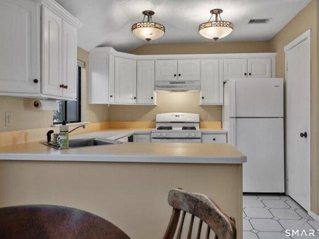 condo with 2 bedroom, Avon CT ES104791855
