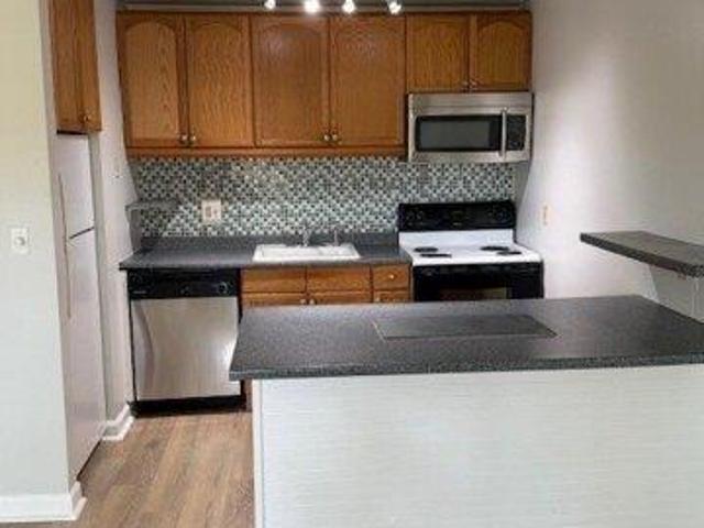 condo with 2 bedroom, Avon CT ES103072024