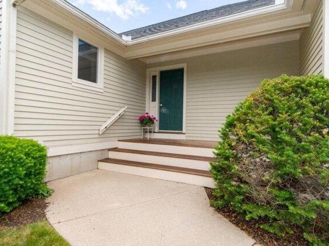 condo with 2 bedroom, Bedford NH ES103440560