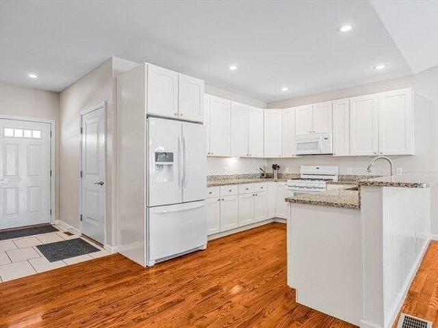 condo with 2 bedroom, Belchertown MA DS102342636