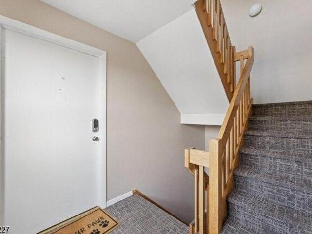 condo with 2 bedroom, Belleville NJ ES104190109