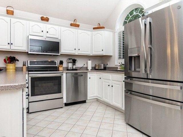 condo with 2 bedroom, Bellingham MA ES105109609