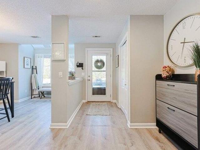 condo with 2 bedroom, Bellingham MA ES103888863