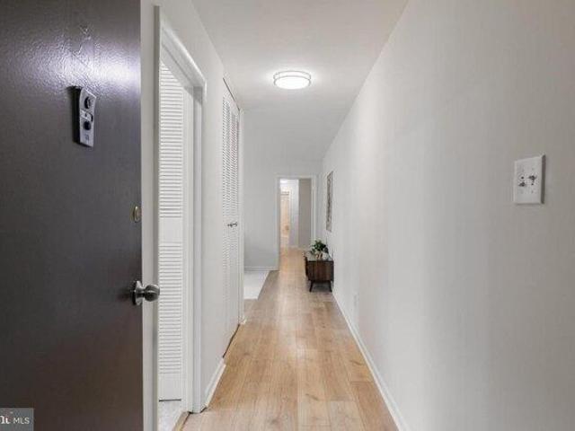 condo with 2 bedroom, Bethesda MD ES103604004
