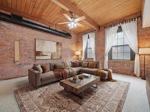 condo with 2 bedroom, Beverly MA DS102316328