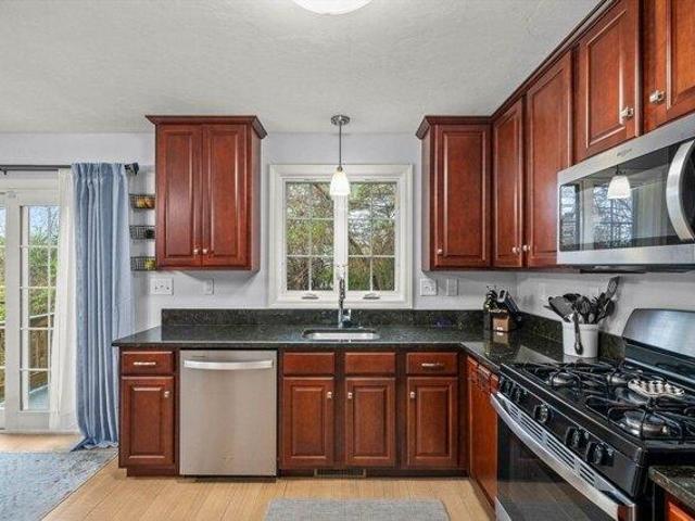 condo with 2 bedroom, Billerica MA DS102121359