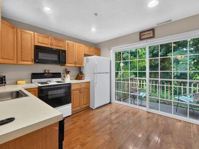 condo with 2 bedroom, Billerica MA DS103807035