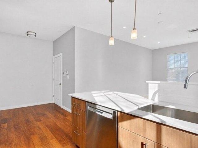 condo with 2 bedroom, Boston MA DLS102960594