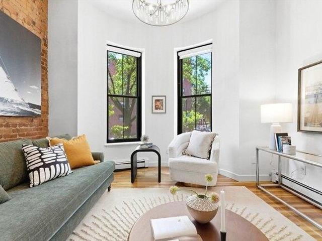 condo with 2 bedroom, Boston MA ES105229110