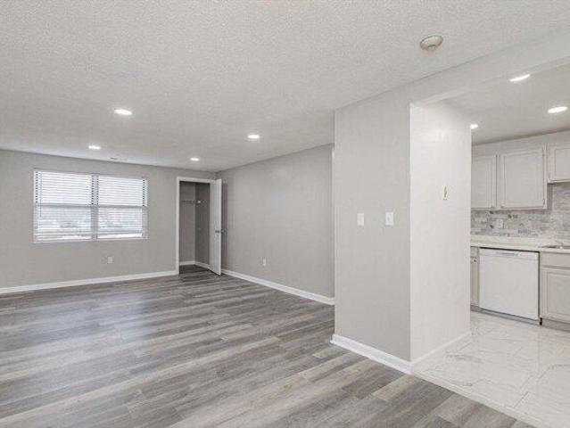 condo with 2 bedroom, Brockton MA ES103126811