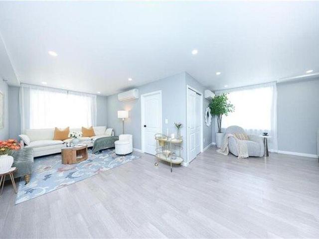 condo with 2 bedroom, Brooklyn NY ES105205116