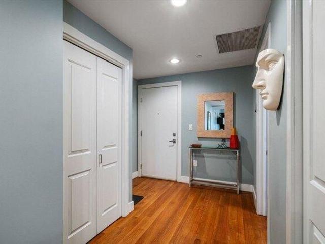 condo with 2 bedroom, Brookline MA ES104903421