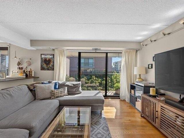condo with 2 bedroom, Brookline MA ES105229911