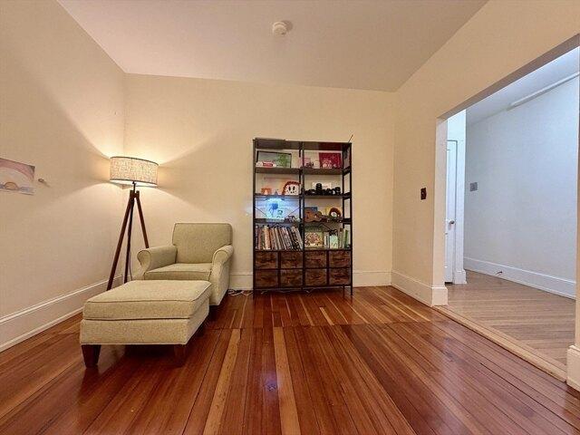 condo with 2 bedroom, Brookline MA ES105229123