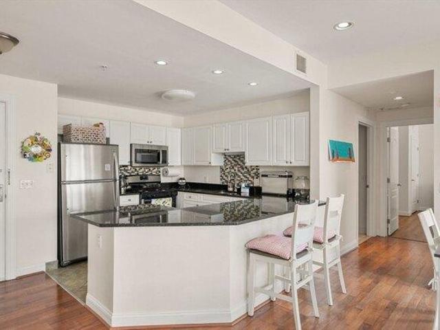 condo with 2 bedroom, Braintree MA DS102063501