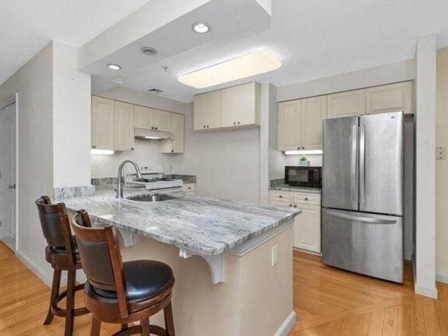 condo with 2 bedroom, Braintree MA ES105082278