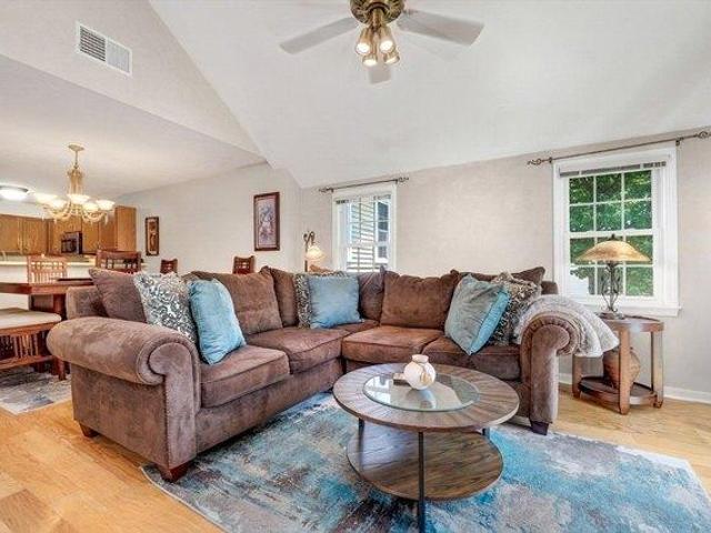 condo with 2 bedroom, Braintree MA ES105095537