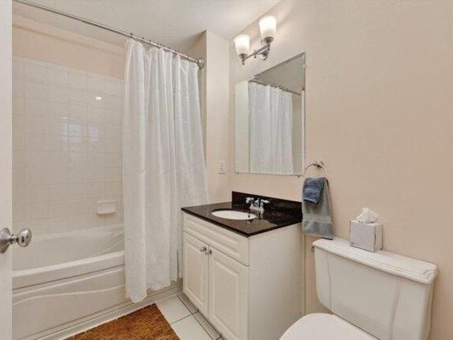 condo with 2 bedroom, Braintree MA ES105115933