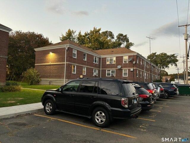 condo with 2 bedroom, Bridgeport CT DLS101705035