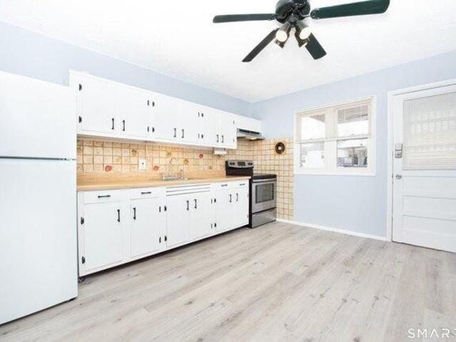 condo with 2 bedroom, Bridgeport CT DS102476466