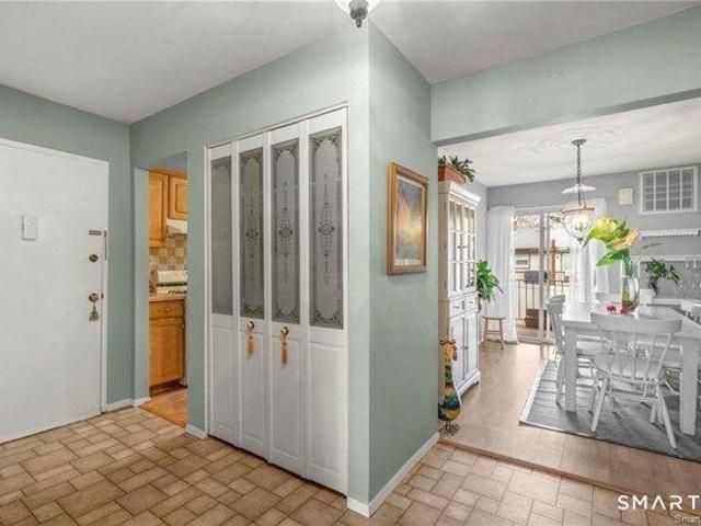 condo with 2 bedroom, Bridgeport CT DS102561221